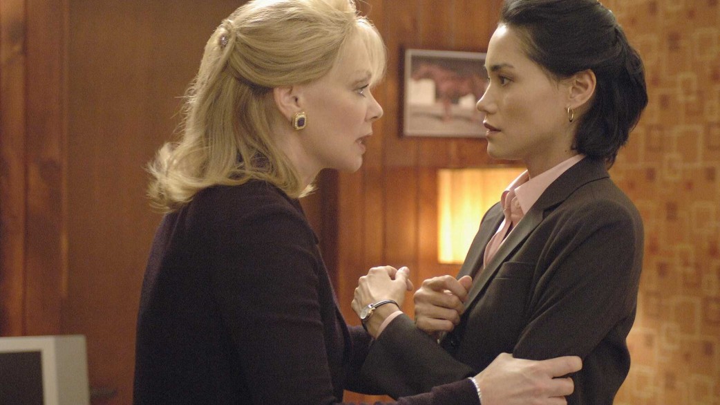 Martha Logan and Evelyn Martin in 24 Season 5 Episode 3 - 24 Spoilers