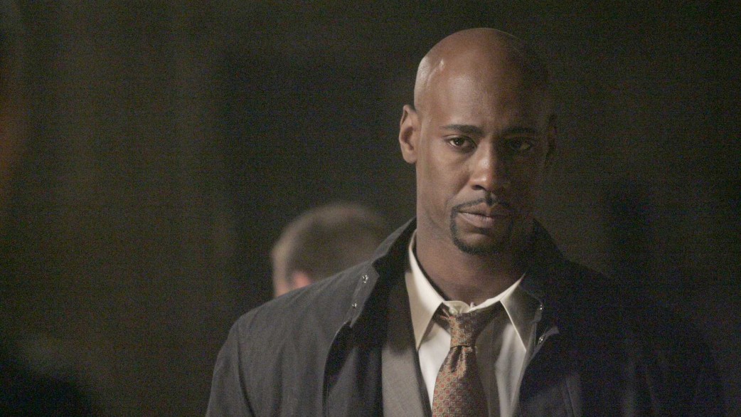 Agent Pierce helps Wayne Palmer in 24 Season 5 Episode 16 - 24 Spoilers