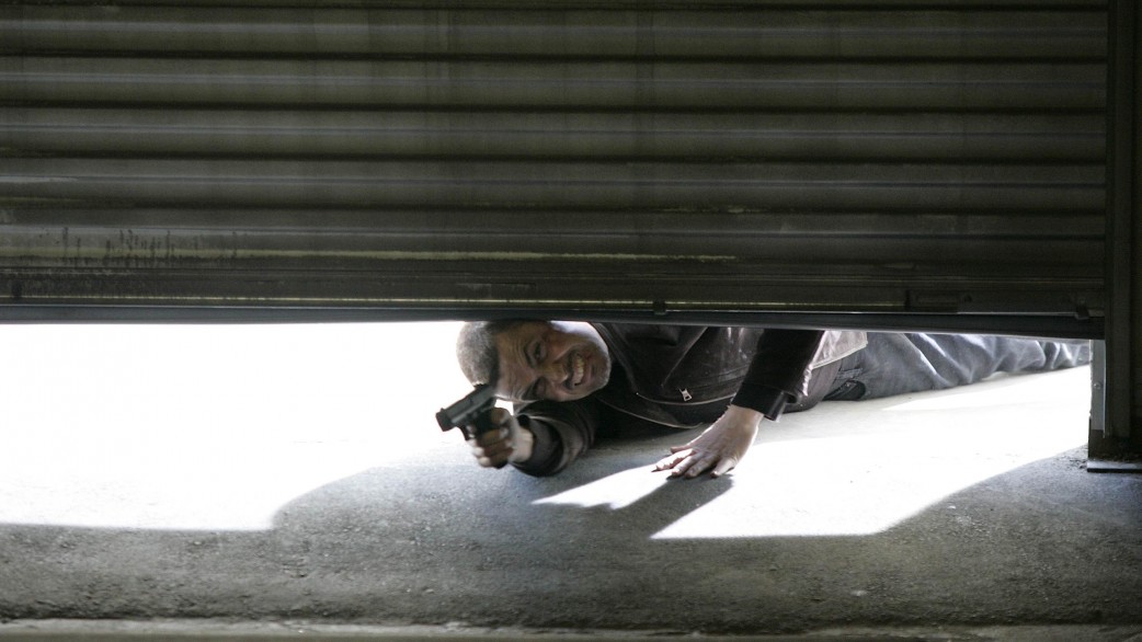 Jack Bauer with gun 24 Season 7 Episode 24 - 24 Spoilers