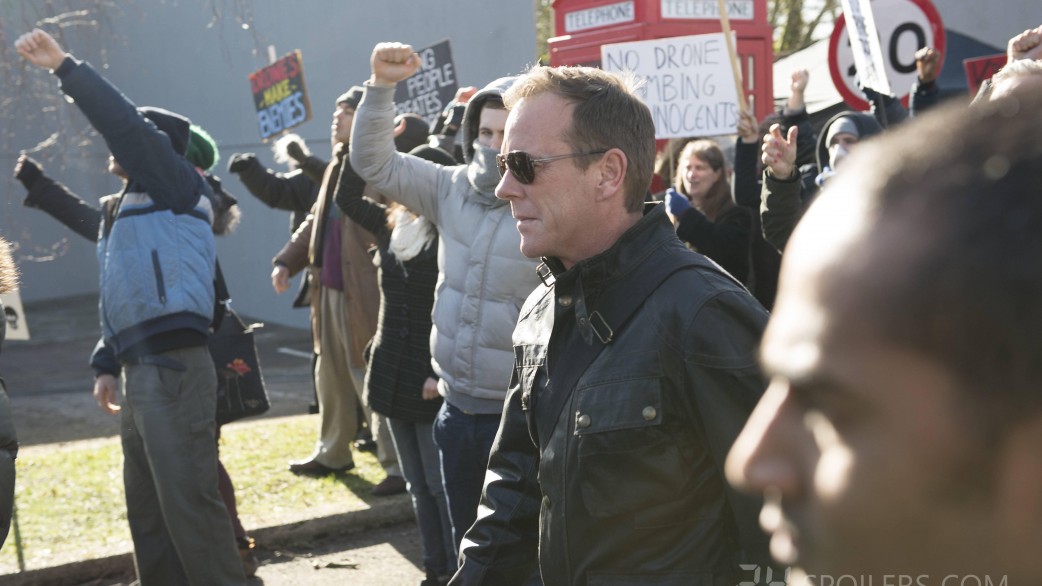 Jack Bauer chases suspect in 24: Live Another Day Episode 3 - 24 Spoilers